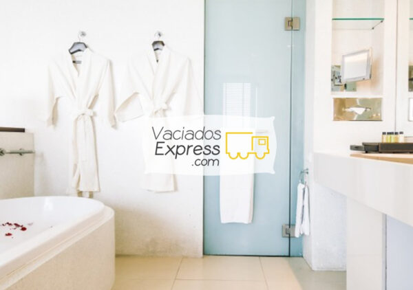 Pasos si sufres una inundación en el baño de tu hogar